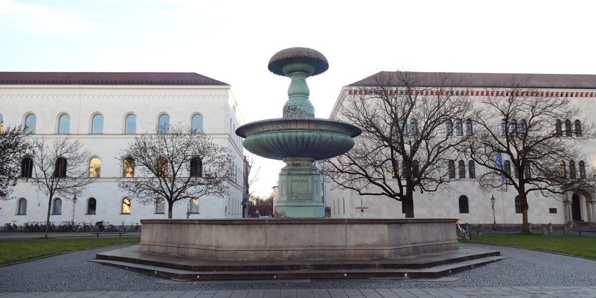 Verwaltungsangestellte - Juristische Fakultät - LMU München