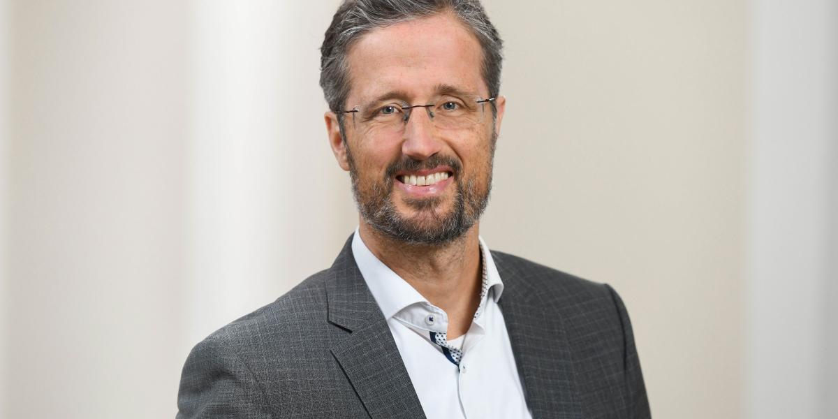 Prof. Sellhorn appoin … - LMU Munich School of Management - LMU Munich