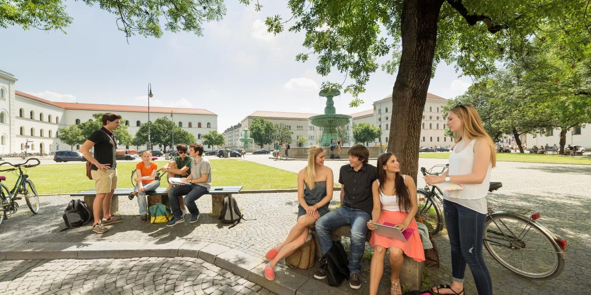 Fa … - Institut für Marktorientierte Unternehmensführung - LMU München