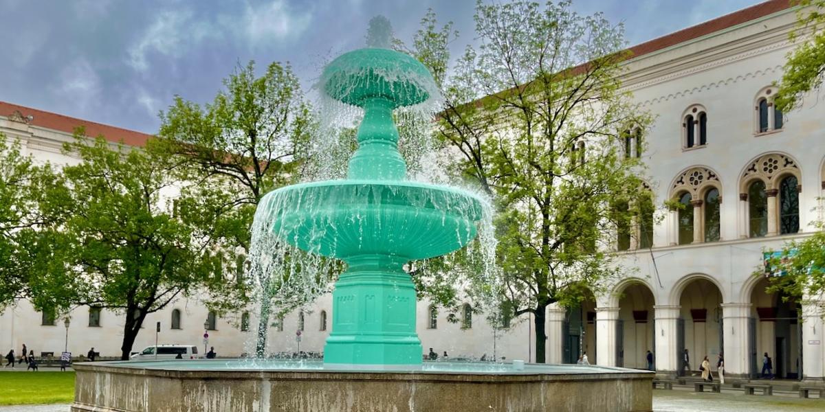 Home - Chair of Applied Statistics in Social Sciences Economics and ...