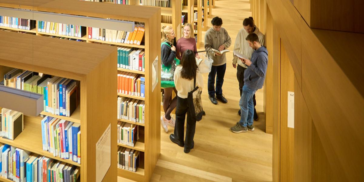 Vom Bücherhort zum Begegnungsraum: Die UB der LMU im L … - LMU München