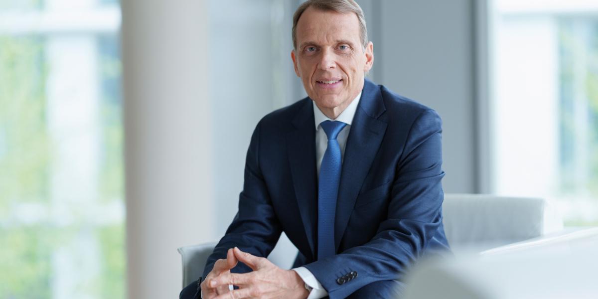 Stephan Kothrade: Vom Chemie-Studenten zum CTO bei BASF - LMU München